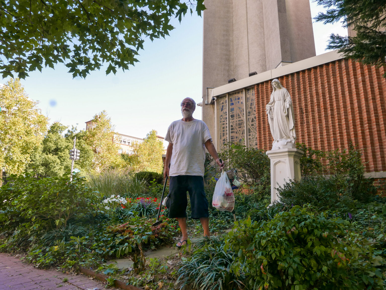 People experiencing homelessness struggle avoid violence